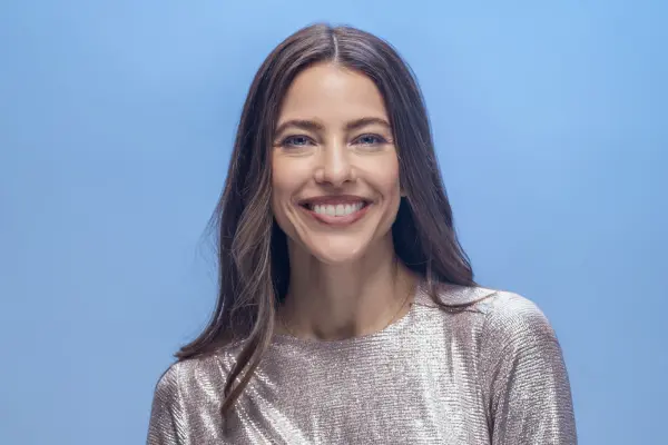 Debi Nova anuncia su gira internacional “Todo puede convertirse en ...